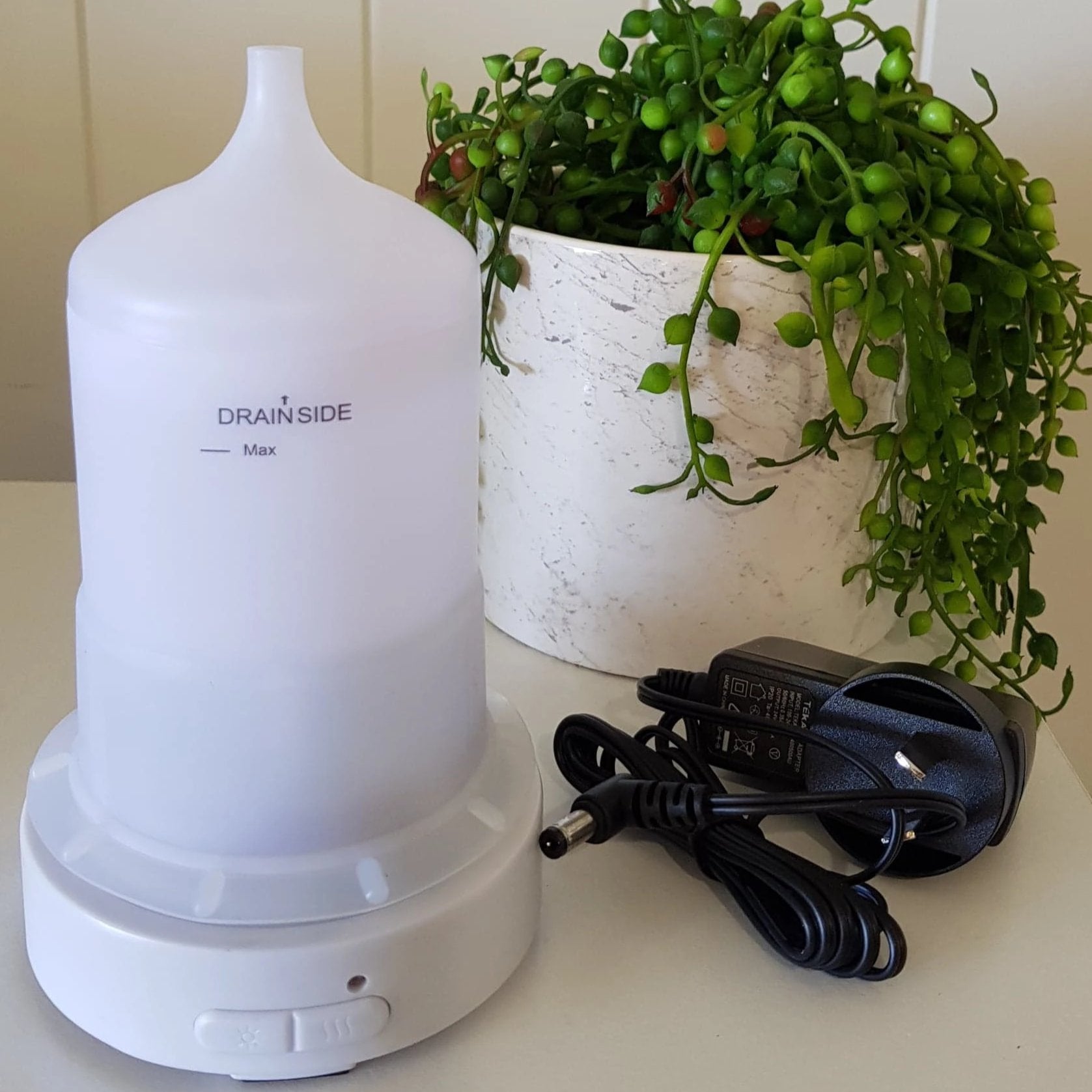 White 100ml diffuser base - RRP $9 Wholesale – Candle Warmers Australia